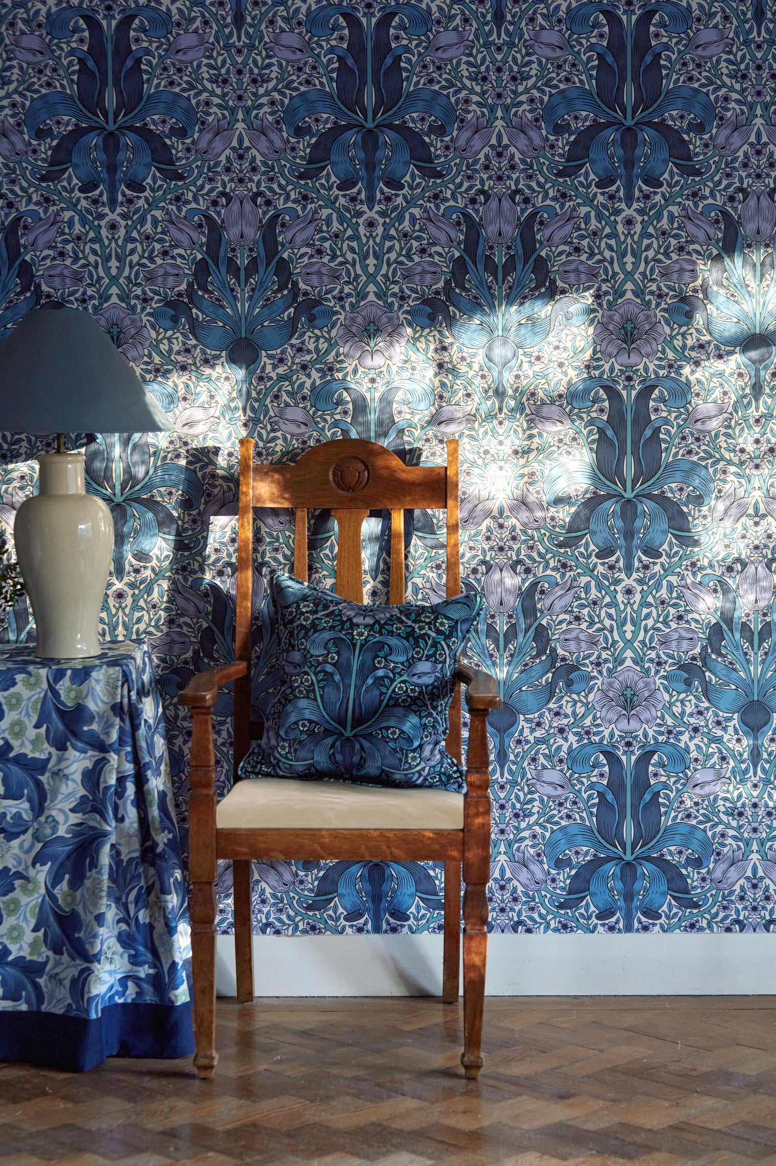 Morris & Co Spring Thicket Indigo/Lilac Wallpaper – DecoratorsBest
