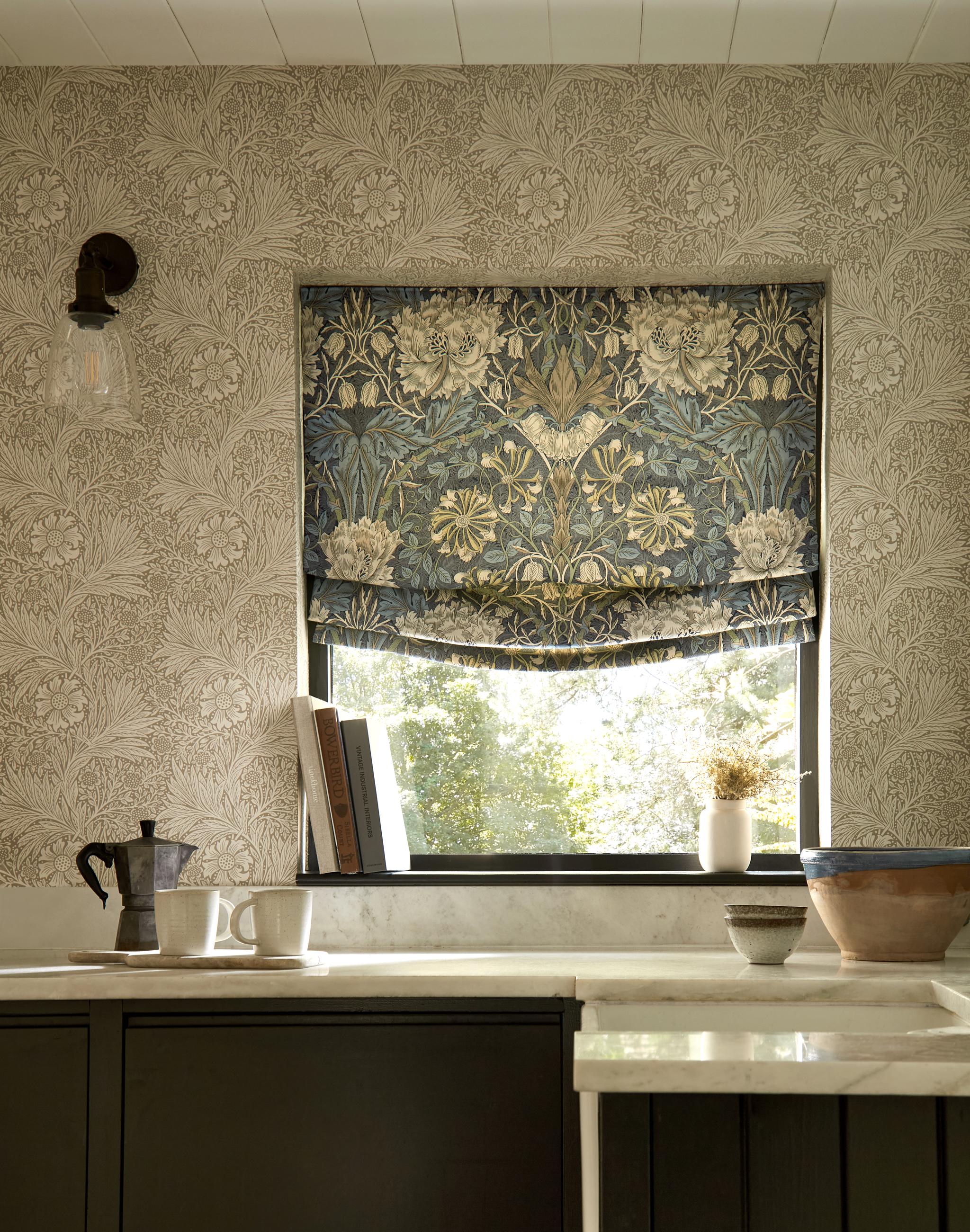 Morris & Co Honeysuckle & Tulip Woad/Thyme Fabric – DecoratorsBest