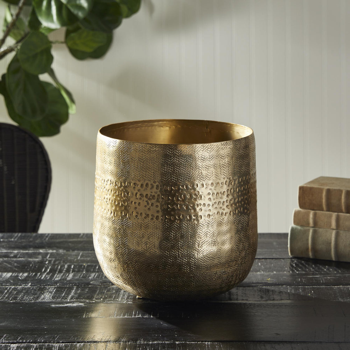 Napa Gold Emberlynn Cachepot Large – DecoratorsBest
