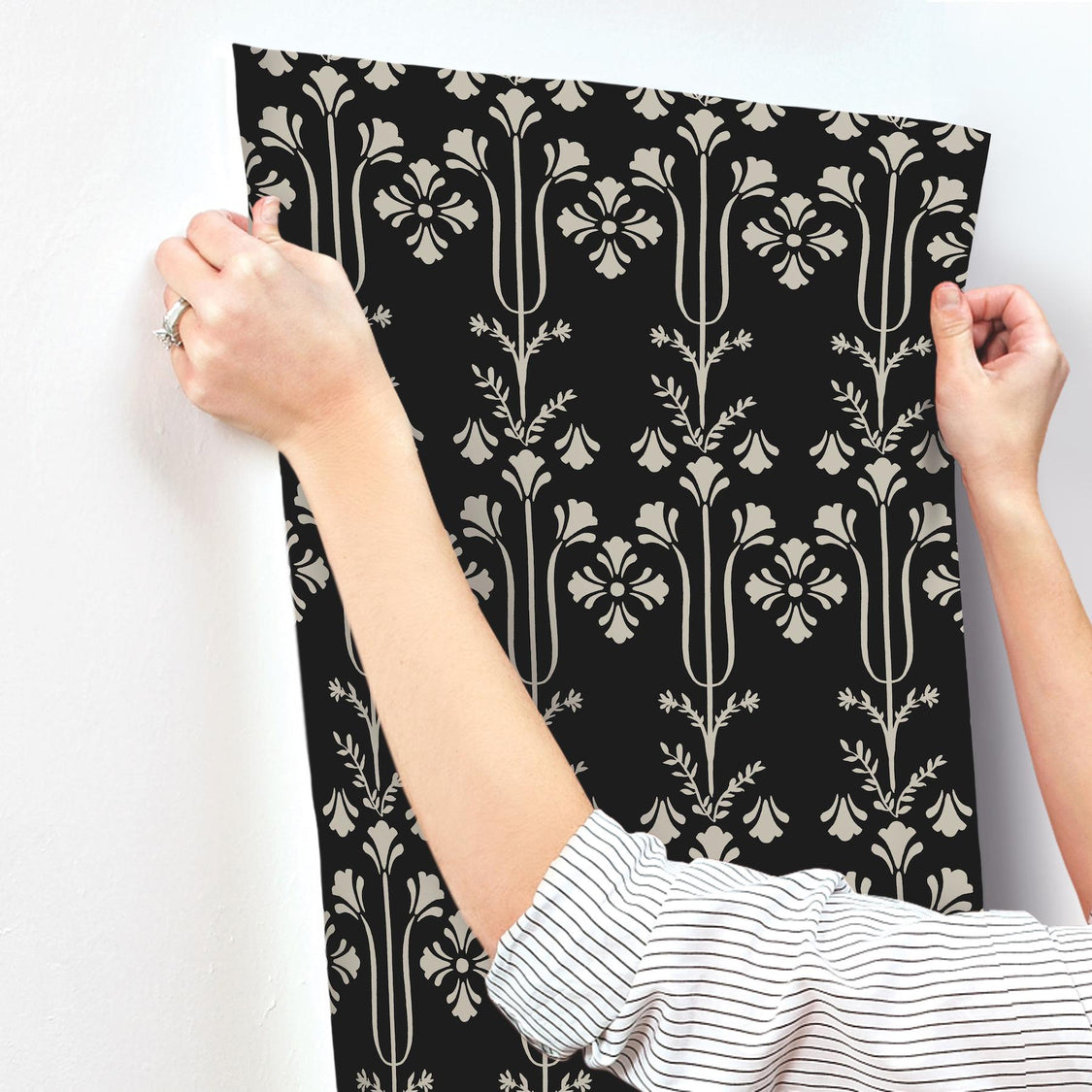 Magnolia Home Lydia Black Wallpaper – DecoratorsBest