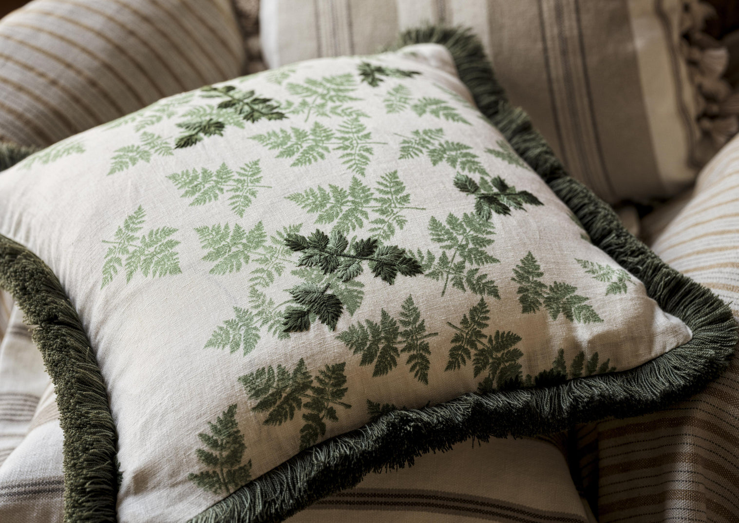 Sanderson Alice`S Fern Silver/Green Fabric – DecoratorsBest